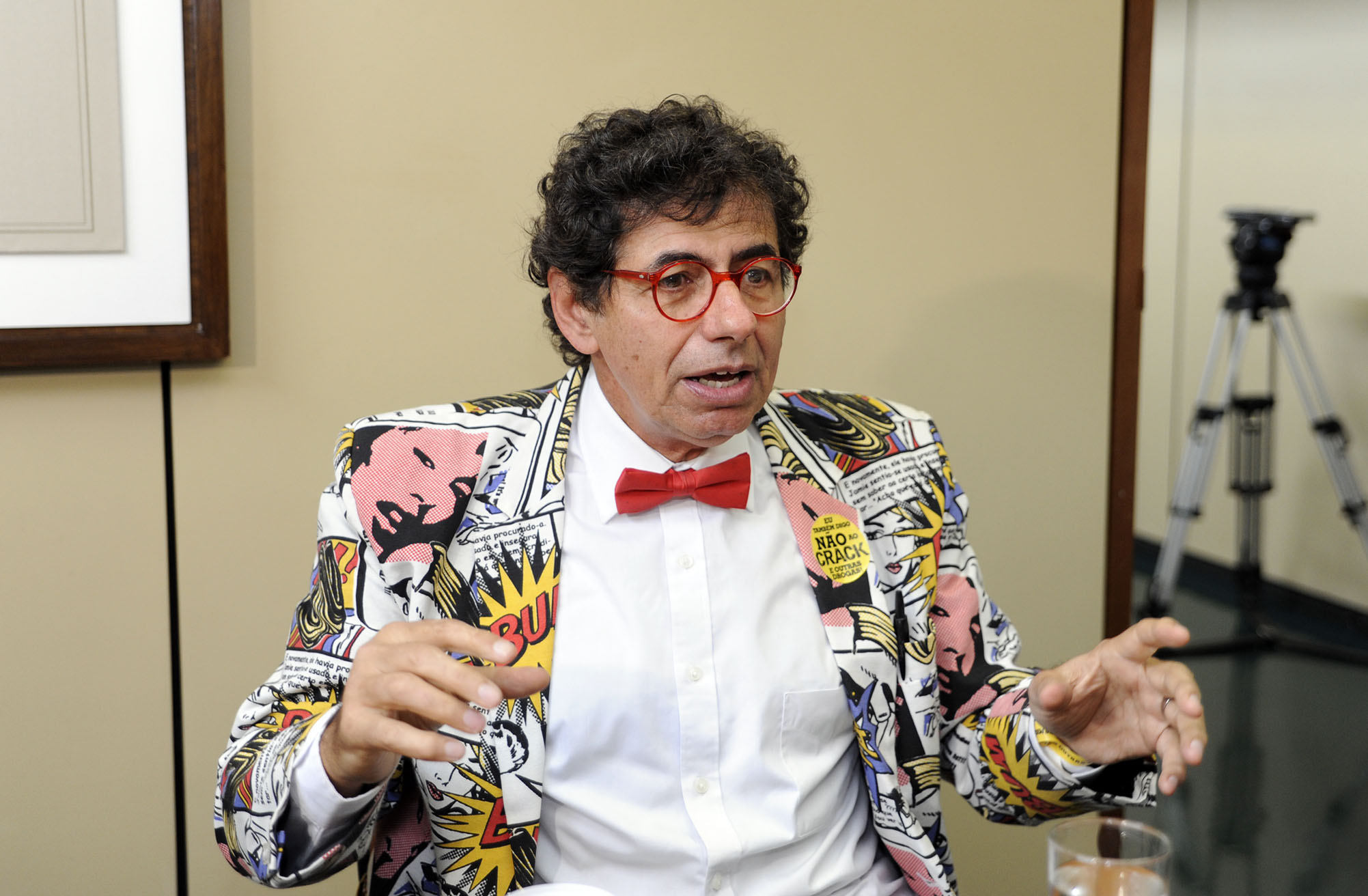 Desenhista, pintor e cartunista Daniel Azulay morre com coronavírus no Rio de Janeiro | CGN - O ...