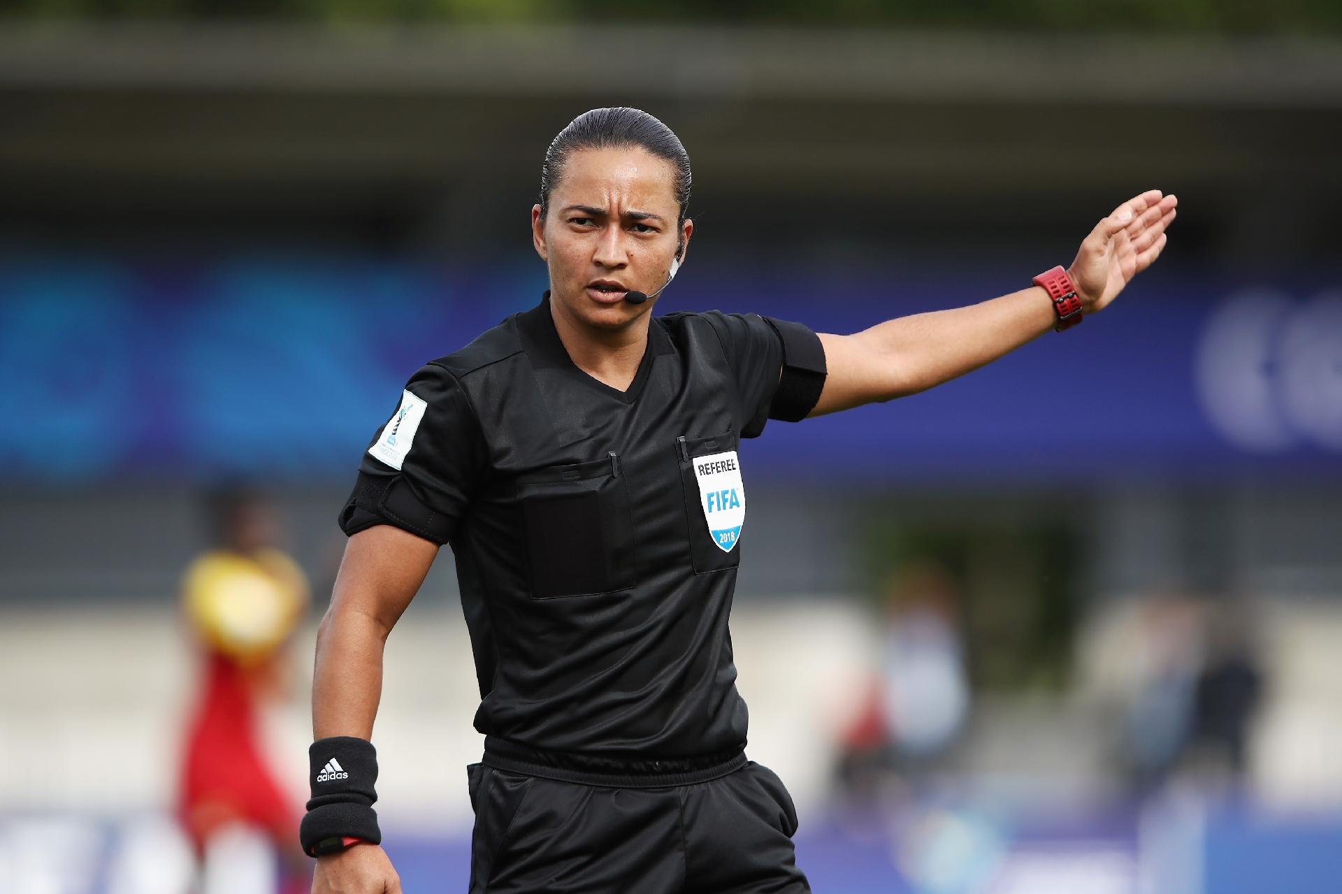 Rumo ao Mundial, árbitra brasileira pede: 'Não temos de ser tratadas ...