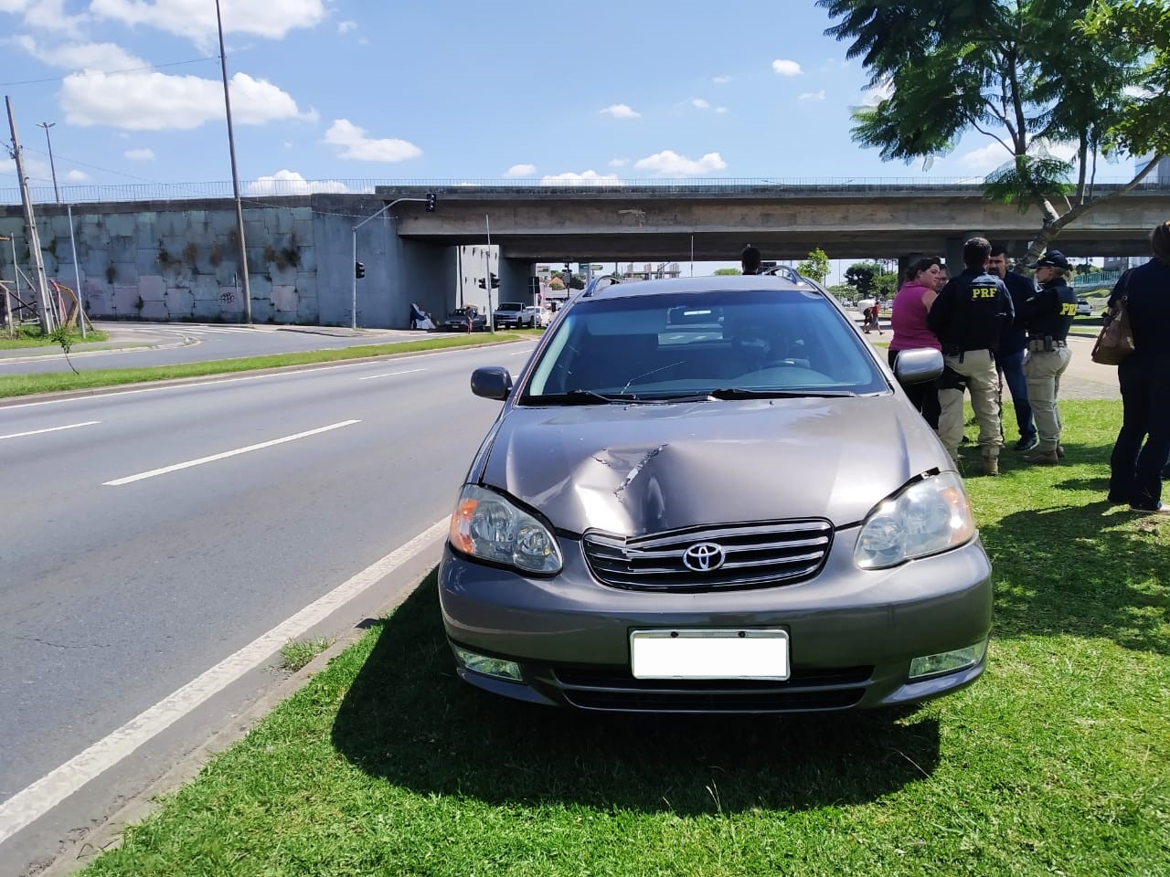 Adolescente fica ferida ao ser atropelada por carro na Linha Verde | CGN - O maior portal de ...