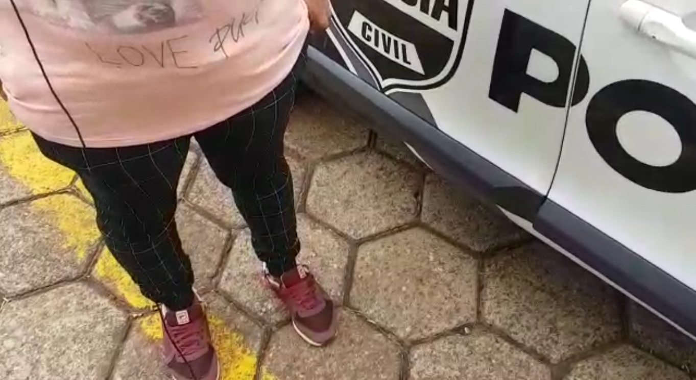 Mãe De Crianças Que Teriam Sido Abusadas Pelo Pai Registra Boletim De