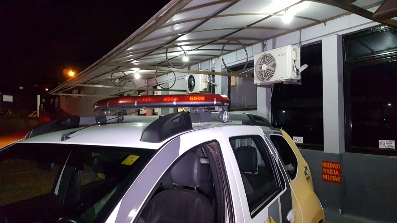 Casal é Preso Suspeito De Atear Fogo Nos Carros Do Vizinho No Bairro