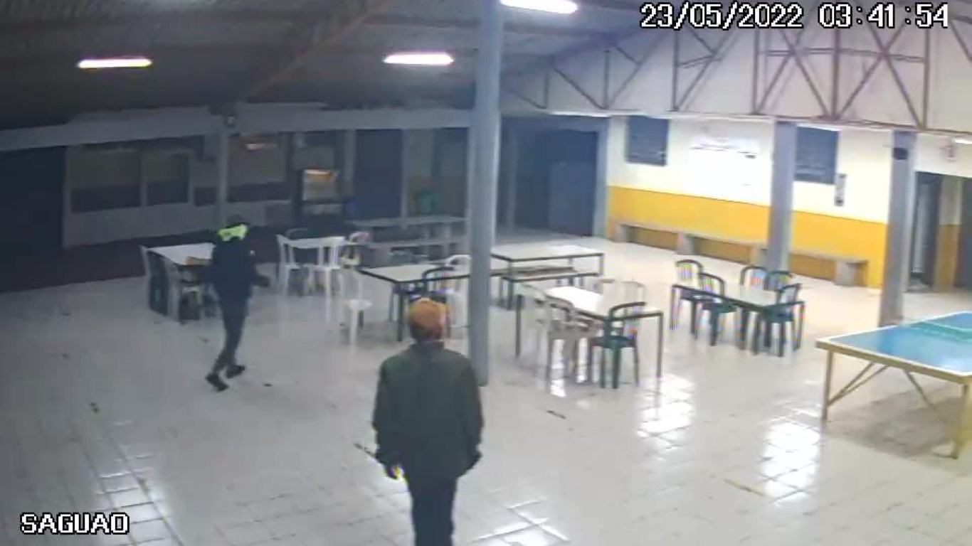 Pela segunda semana consecutiva o Colégio Padre Carmelo Perrone é alvo ...