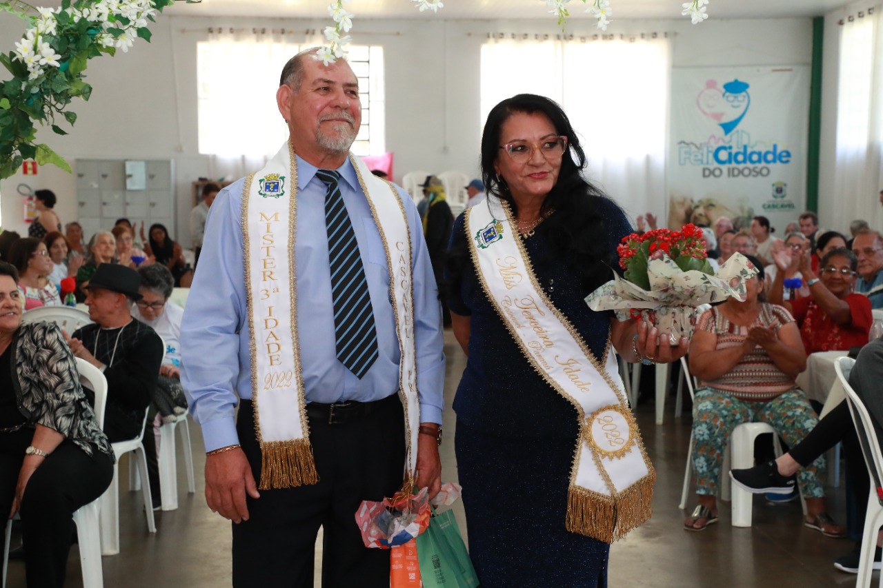Concurso de Miss e Mister Terceira Idade anima idosos em Cascavel