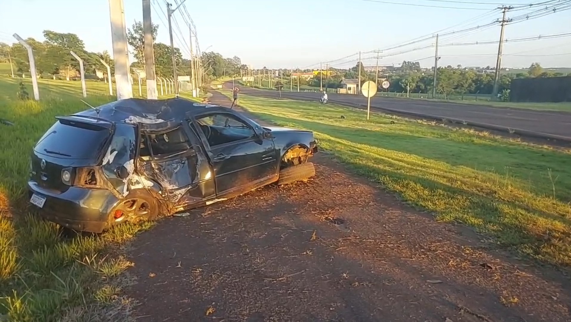 Condutor morre ao ser ejetado de carro durante capotamento na PR-880 | CGN - O maior portal de ...