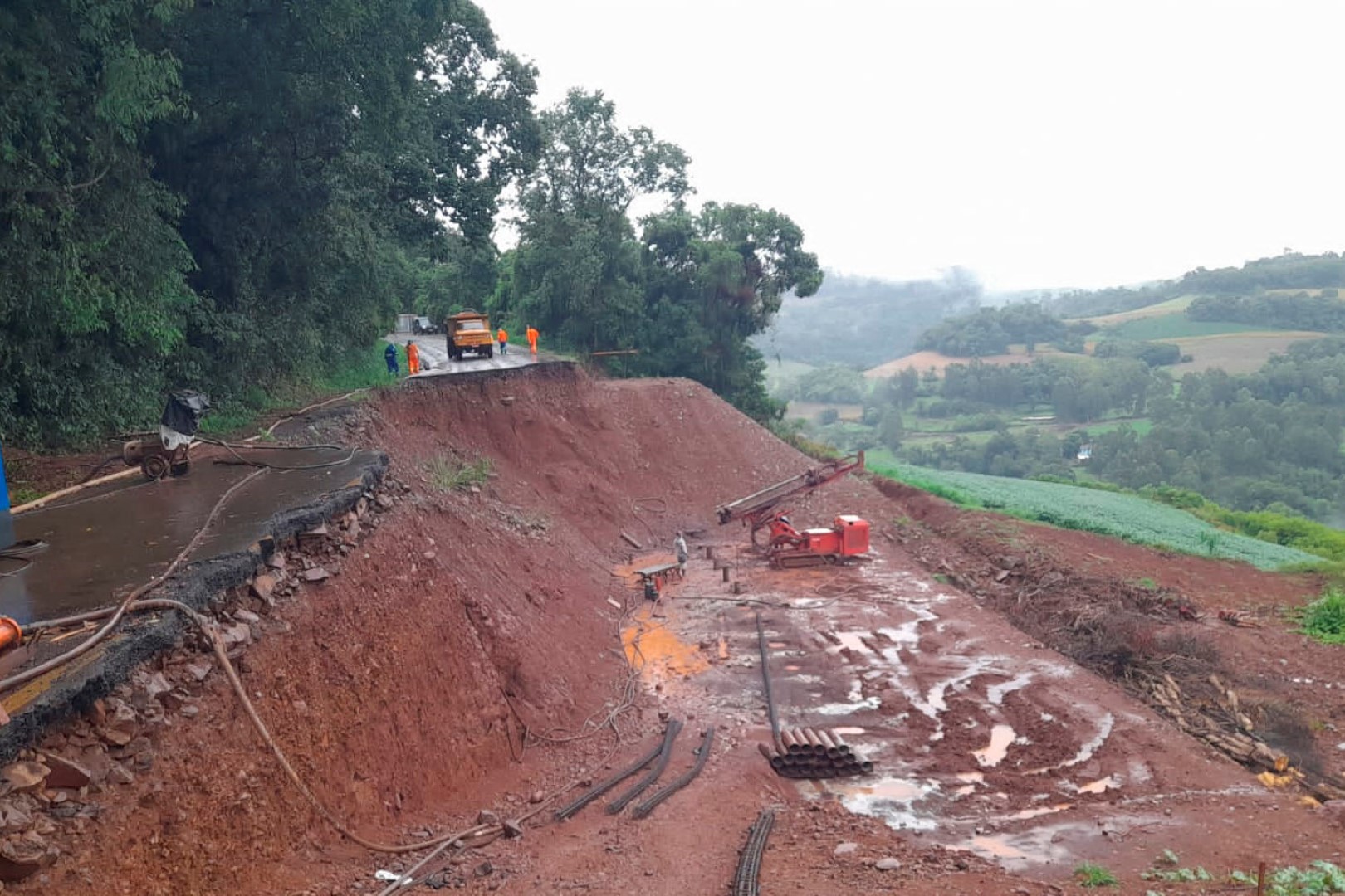 DER inicia instalação do muro de contenção na PR-182, em Salgado Filho ...