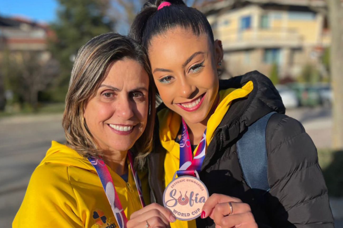 Em competição na Bulgária, a paranaense Bárbara Domingues traz bronze ...