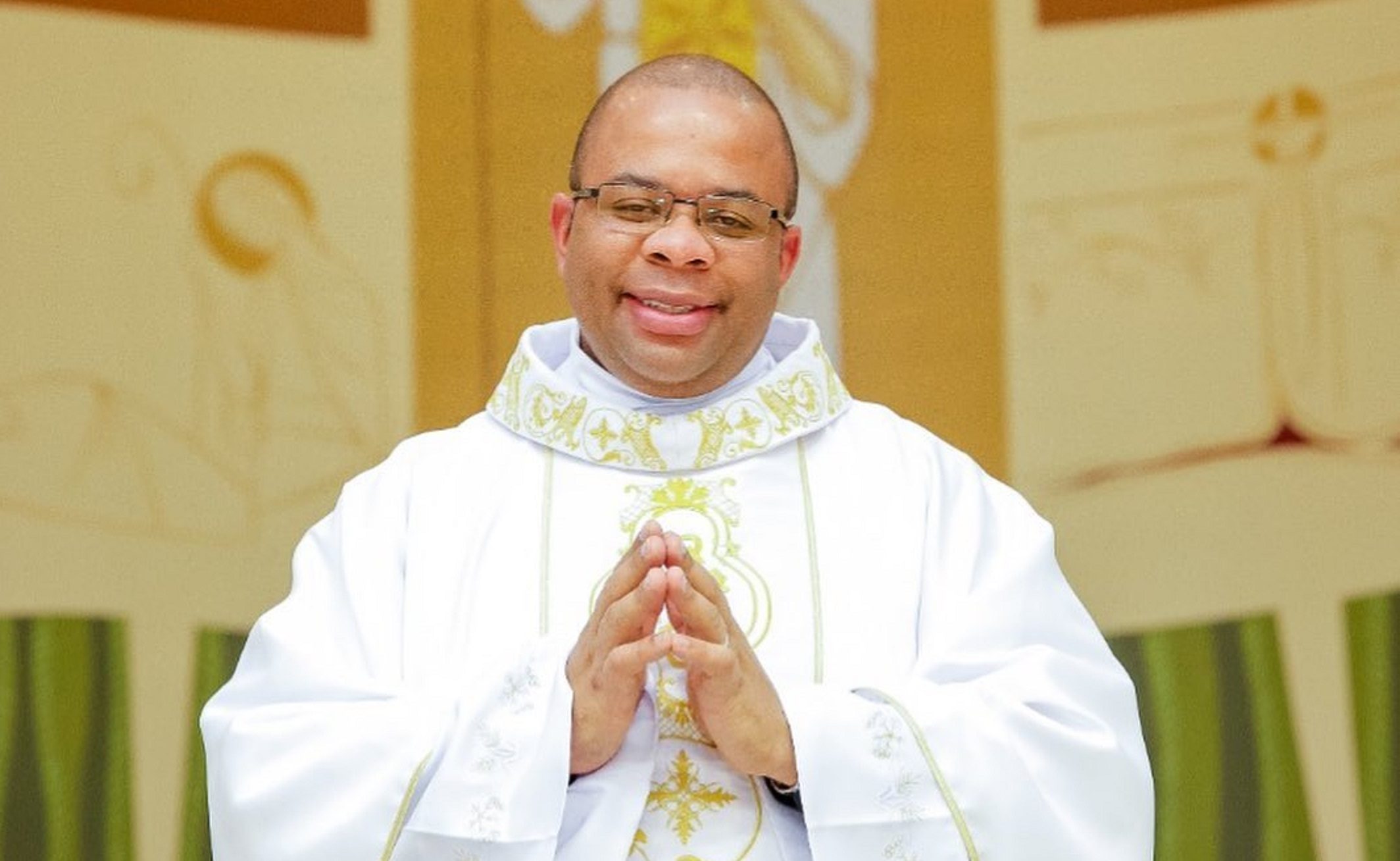 Vigário de Diamante do Sul, padre Marcelo da Silva Rocha, passa mal e ...