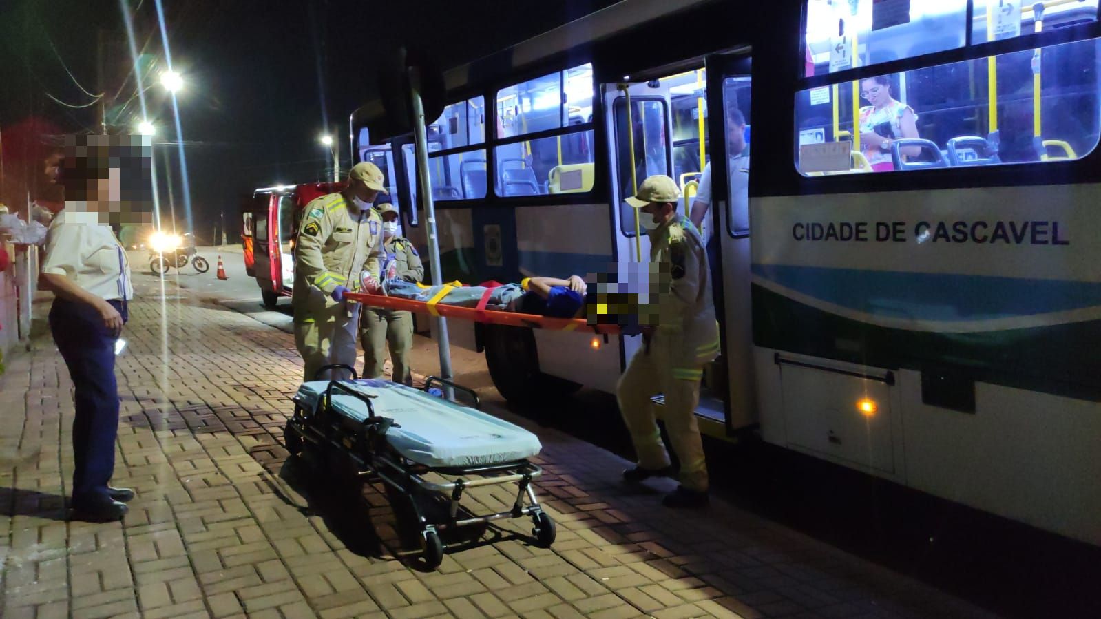 Adolescente fica ferida ao cair de ônibus no Brasmadeira