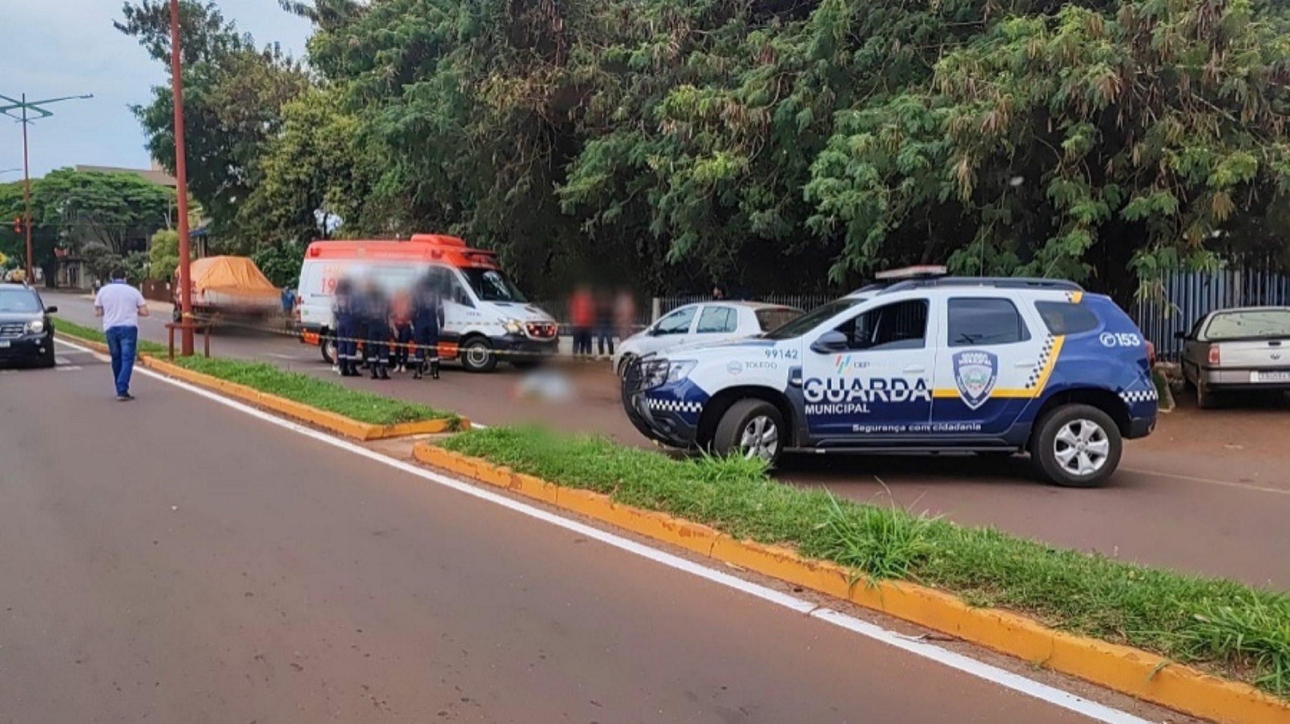 Mulher morre ao ser atropelada por caminhão em Toledo