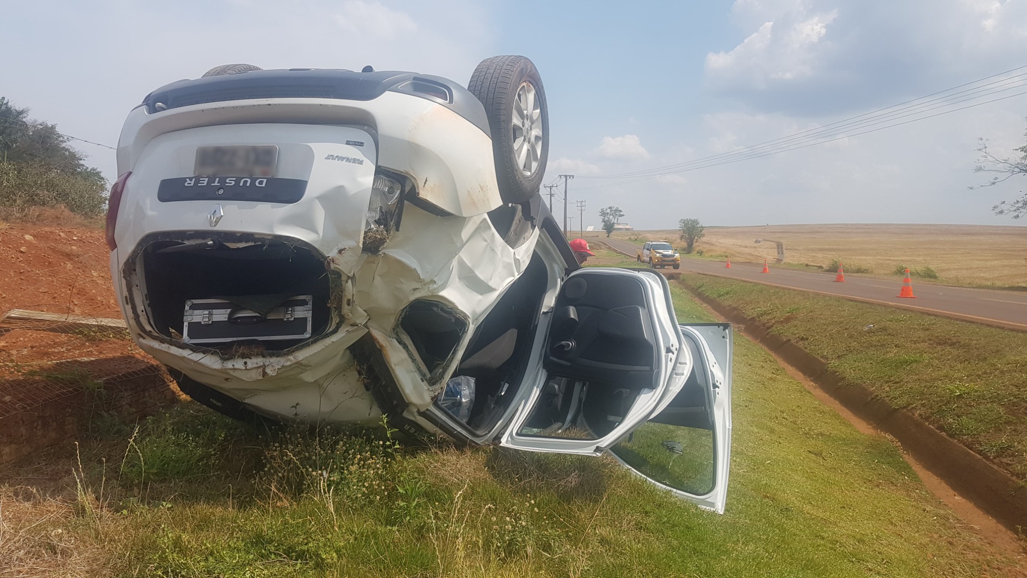 Homem fica ferido em capotamento na PR-180