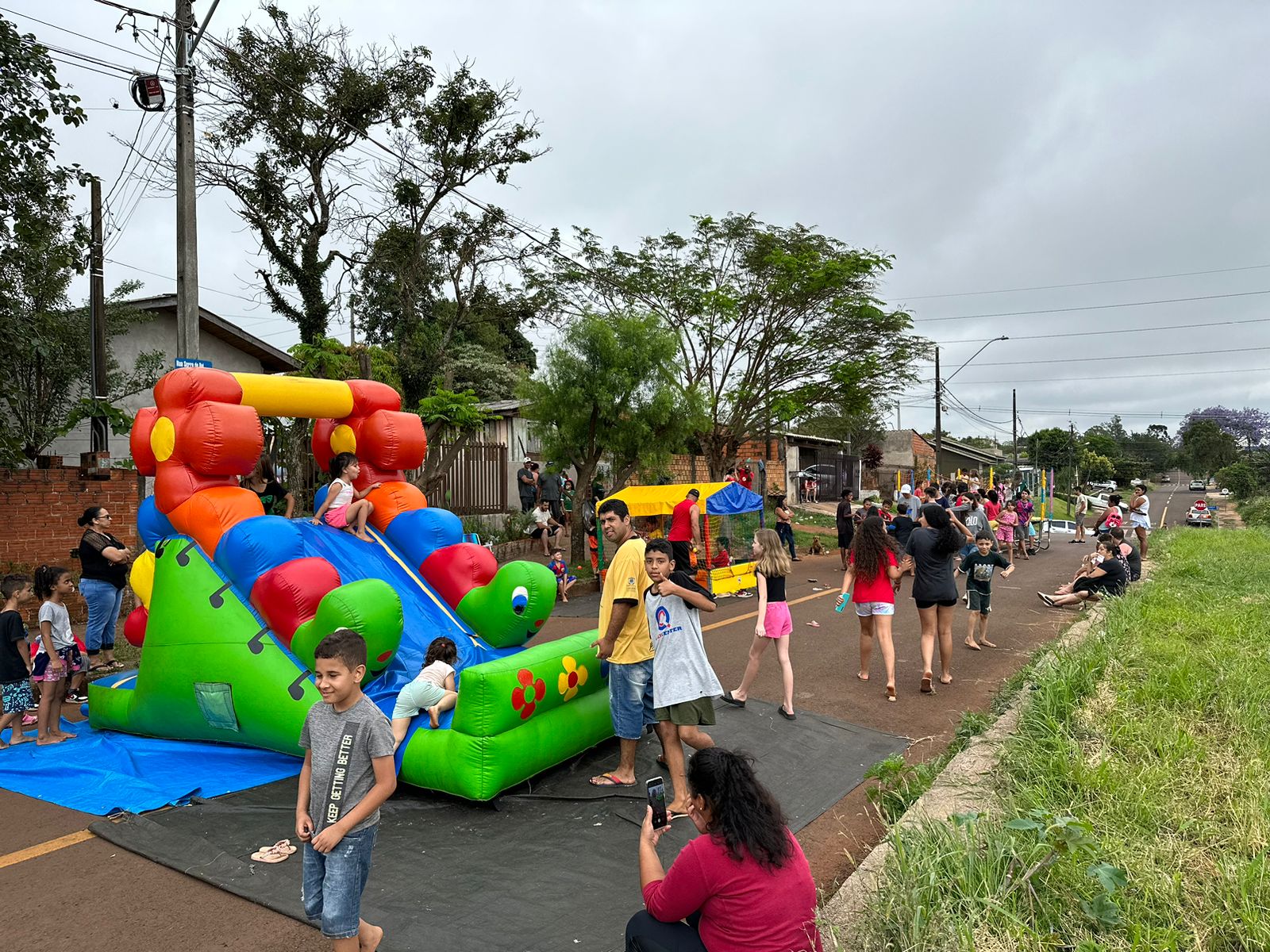 Família realiza festa para crianças há 23 anos no Periolo