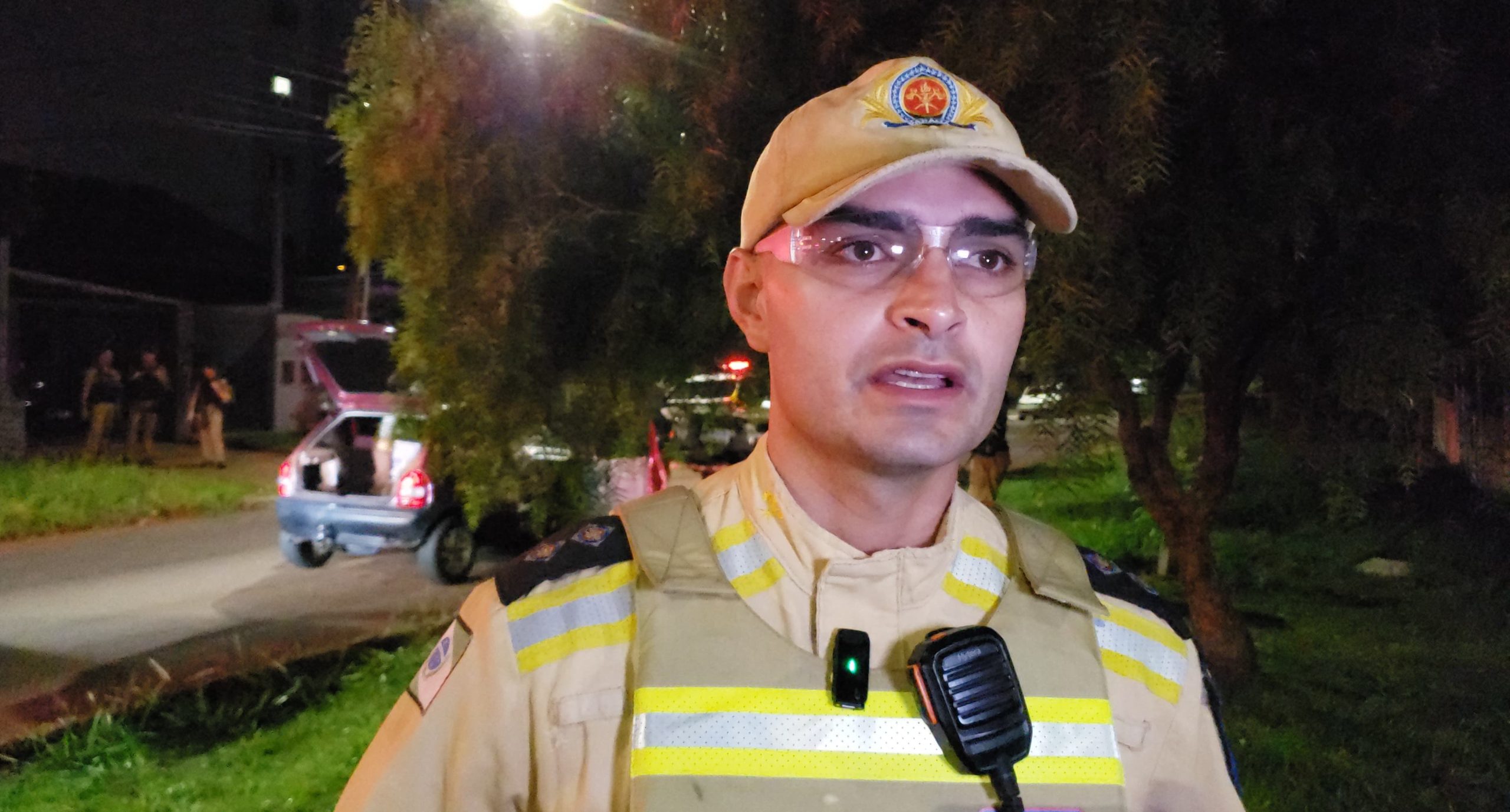 Tenente Cícero detalha atendimento dos Bombeiros a homem baleado dentro do carro