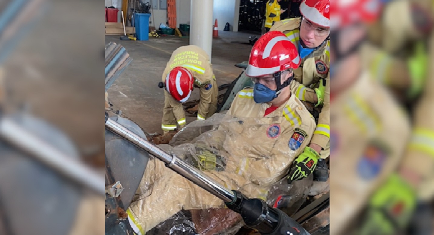 Veja imagens dos treinamentos de resgate veicular realizado pelo 4º ...