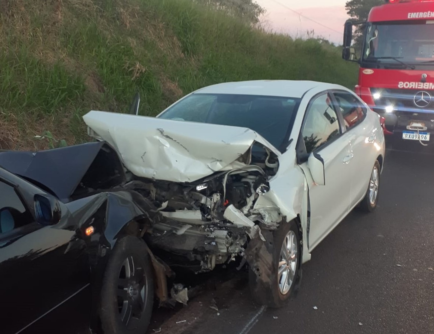 Colisão frontal deixa quatro feridos na BR-163