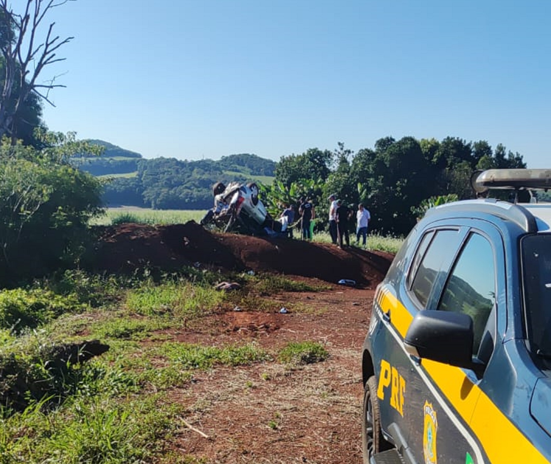 Homem de 46 anos morre em capotamento na rodovia BR-277