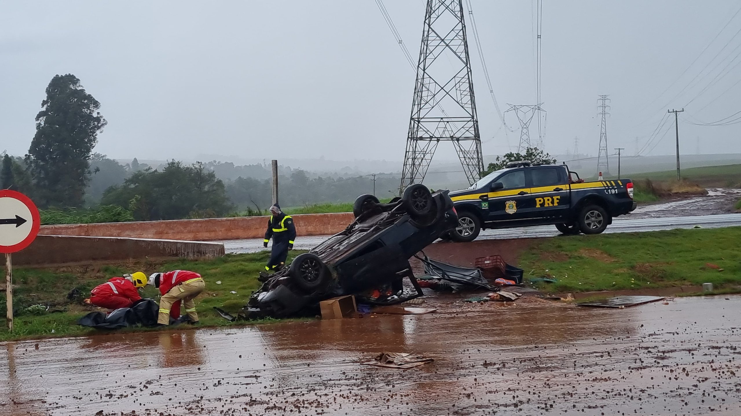 Homem morre em capotamento na BR-163 em Cascavel