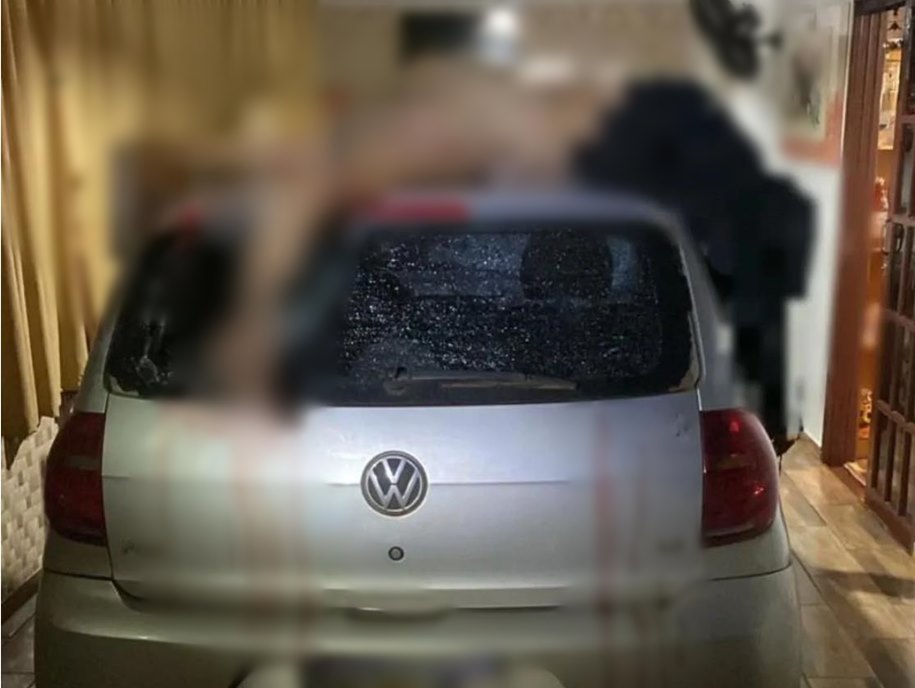 Condutor atropela mulher e só percebe o corpo em cima do veículo ao chegar em casa