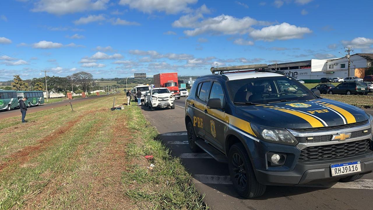 Engavetamento com quatro veículos na BR-369 deixa duas pessoas feridas