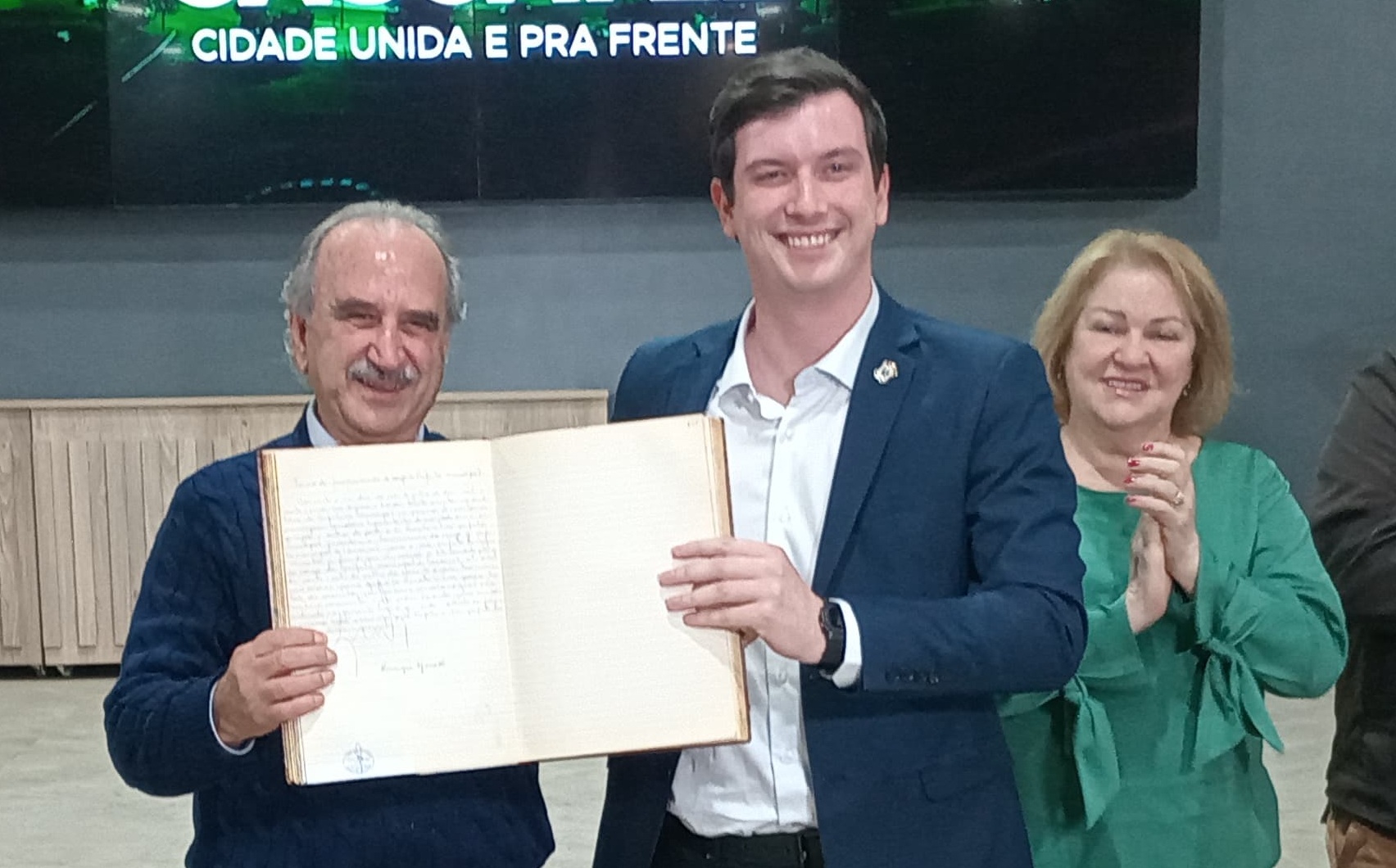 Renato Silva sai para resolver pendências e Mecabô faz história como prefeito mais jovem de Cascavel