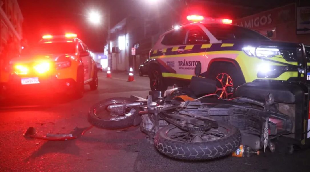 Motociclista sofre diversas fraturas e fica gravemente ferido após acidente em Ponta Grossa
