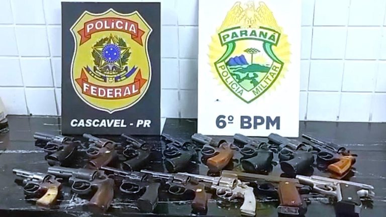 Mulheres são detidas na rodoviária de Cascavel transportando 15 armas ...