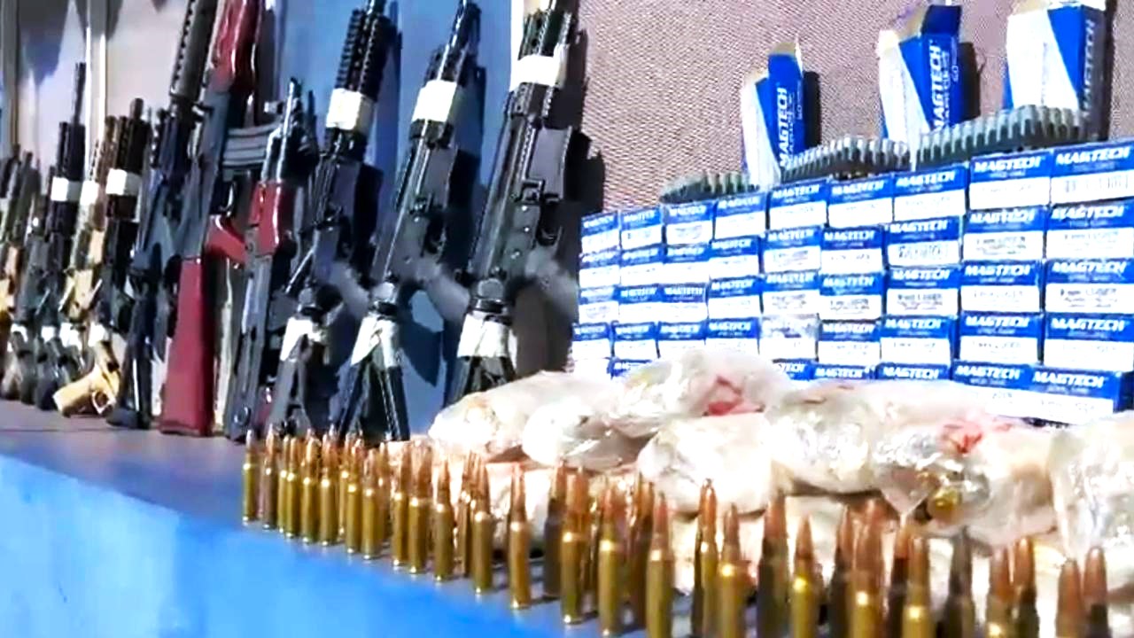 Vídeo revela como PRF encontrou arsenal escondido em caminhão na BR-277 ...